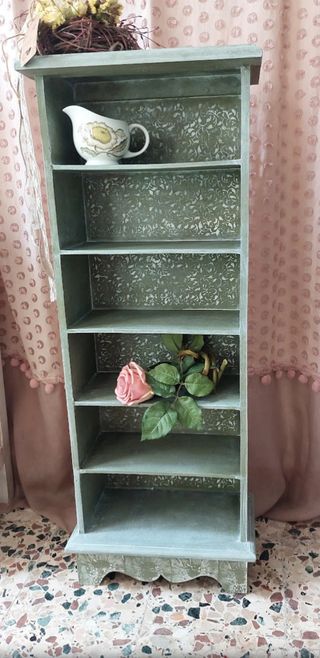 mobiletto con ripiani