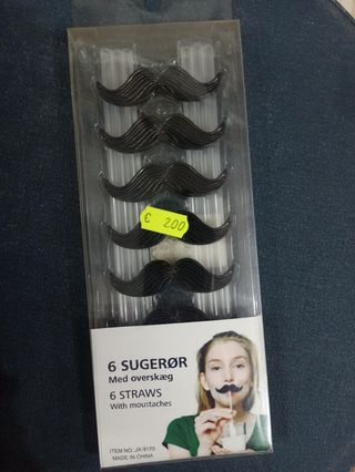 Cannucce con baffi di plastica