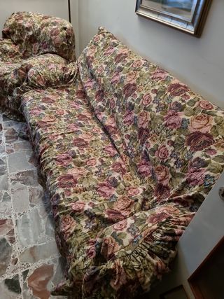 DIVANO E DUE POLTRONE