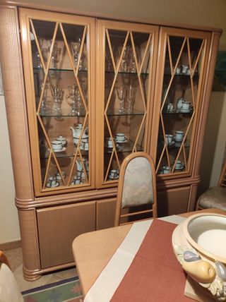 Tavolo soggiorno , corpo basso e vetrina