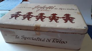 scatola latta vecchia