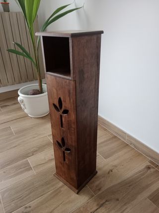 Colonna porta oggetti in legno