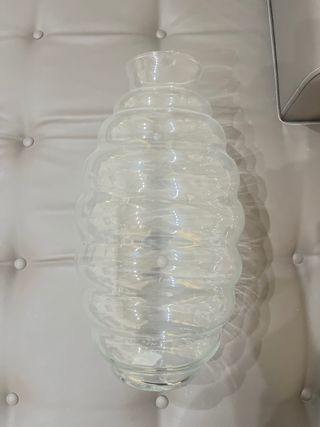 vaso in vetro trasparente