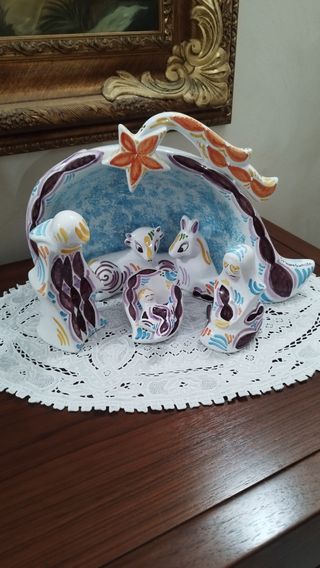 Presepe moderno in ceramica dipinta a mano