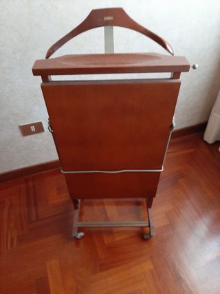 Appendiabiti vintage marrone