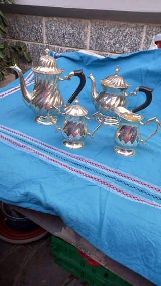 Servizio 4 pezzi metallo silver London