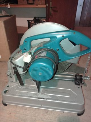 Taglierina per ferro makita