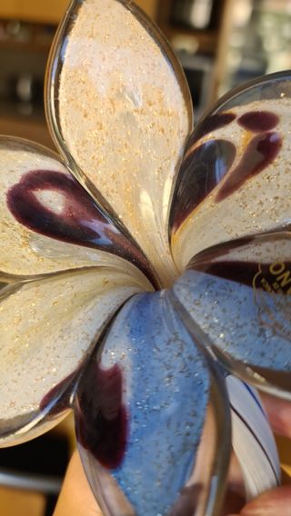 Fiore in vetro soffiato di Murano