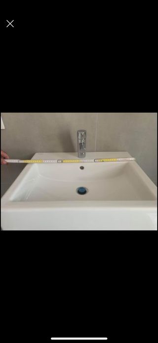 Vendesi 1 lavabo Geberit serie Closer.