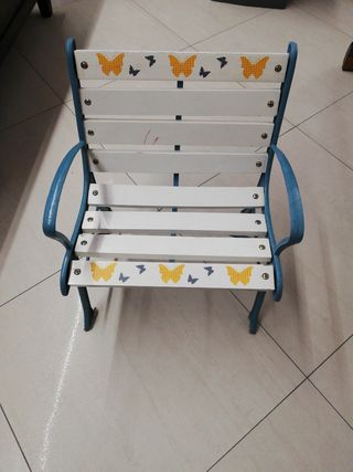 Poltroncina in metallo e legno