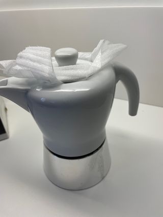 Elegante caffettiera in porcellana