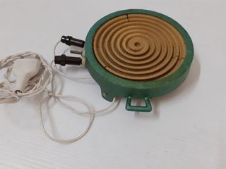 Antico fornellino elettrico in terracotta