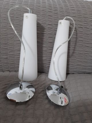 2 lampade da soffitto.