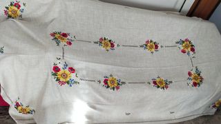 copritavolo fatto a mano per 12 persone