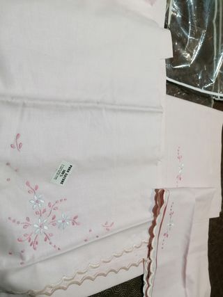Completo letto ricamato a mano