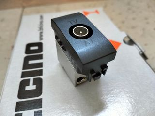 PRESA TV MASCHIO BTICINO LIVING INTERNA