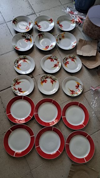 set 18 piatti porcellana rosso