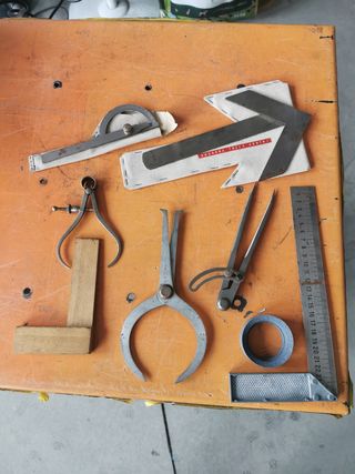 ENSAMBLE DI VECCHI STRUMENTI DA OFFICINA