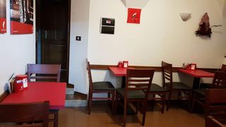 Arredamento e attrezzature da bar