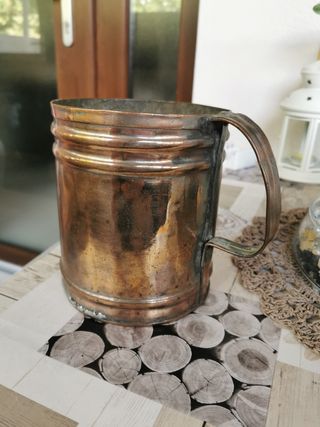 Vaso o boccale in rame