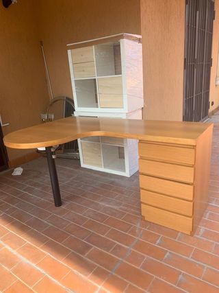 scrivania in legno su misura