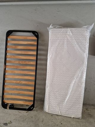 Rete a doghe e materasso singoli