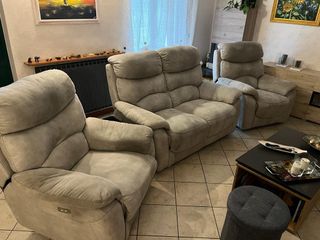 divan tre posti piu due poltron    con relax elet