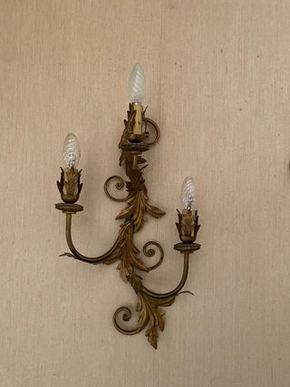 2 Aplic in ferro dorate