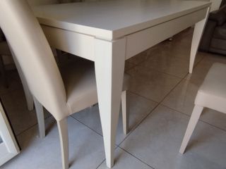 Tavolo allungabile di 1.60 metri fino a 2 metri c