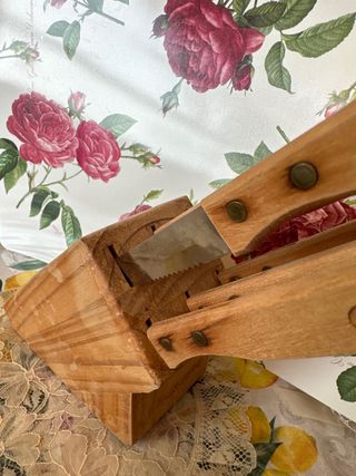 set coltelli in legno di pino naturale