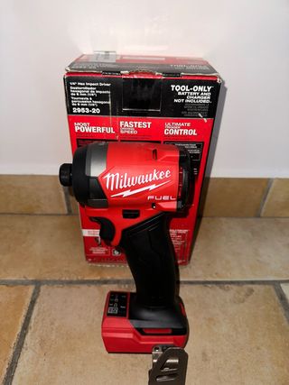 MILWAUKEE AVVITATORE AD IMPULSI 18V FUEL DA 1/4