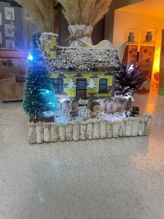 CASETTA DI NATALE CON LUCI