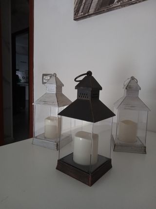 Set di tre lanterne con candela a pila
