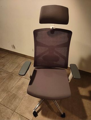 Sedia ergonomica nuova