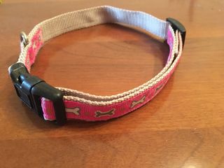 Collare rosa per cani