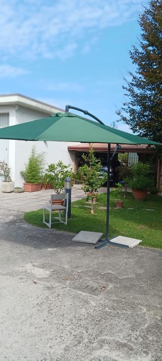 Ombrellone giardino verde