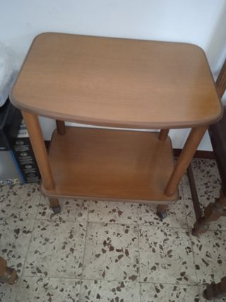 Tavolino con ruote