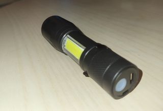 Torcia LED waterproof ricaricabile USB