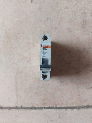 Magnetotermico 1 modulo C6 Merlin Gerin SCHNEIDER