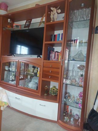 Parete attrezzata col. ciliegio e biancc