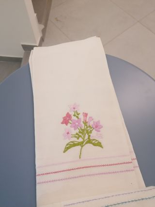 Set asciugamani ricamati