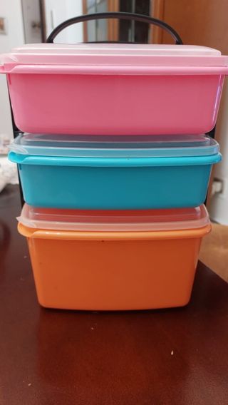 Set di tre contenitori