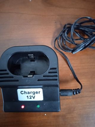 Carica batterie per trapano 12V