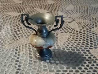 Anfora in onice e metallo