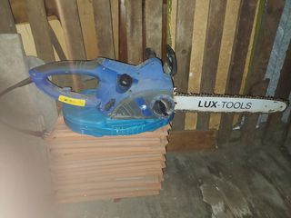 Motosega elettrica a filo