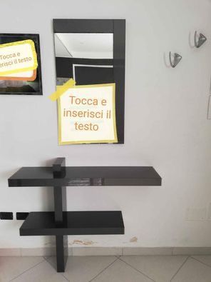 mibile ingresso con specchio e appendi abiti