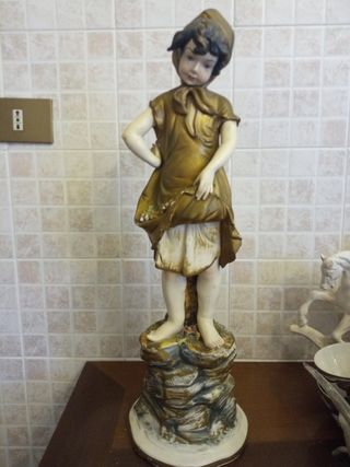 Contadina in porcellana