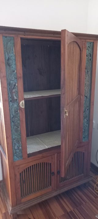 credenza indonesiana