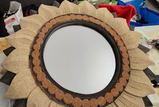 SPECCHIO SOLARE CON PETALI SABBIATI