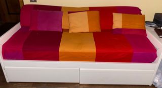 divano/letto con due cassetti estraibili
